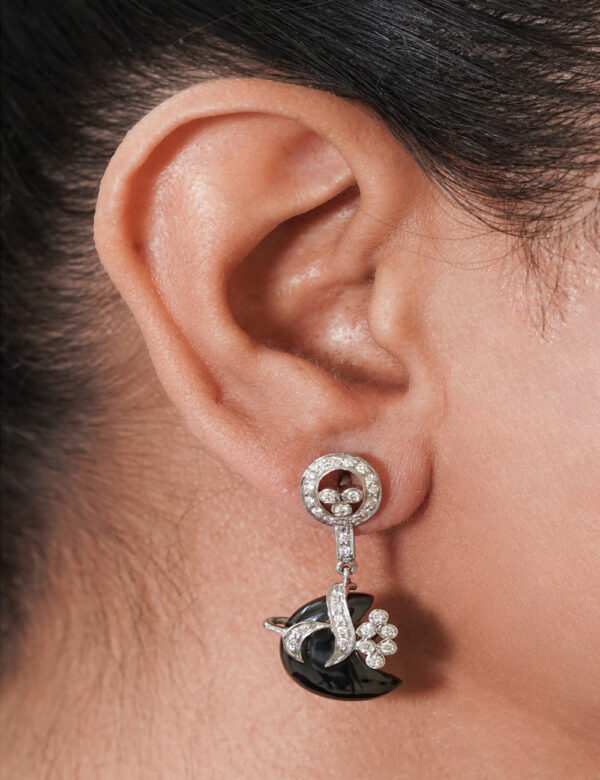 ETERNAL ECLIPSE – CaratsnFacets